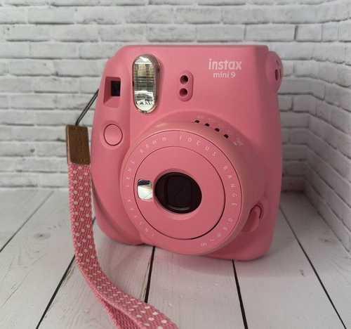 Фотоаппарат instax mini 9 сломан