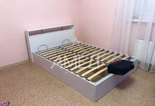 Кровать двухспальная с пдъемным механизмом