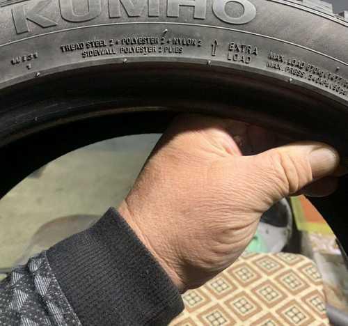 Kumho WinterCraft SUV Ice WS31 235/45 R17 94T