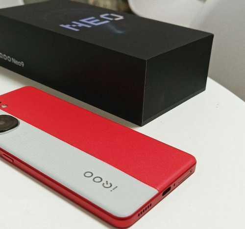 Vivo iQOO Neo9, 16/512 ГБ