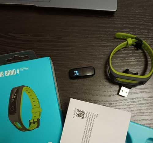 Фитнес браслет honor band 4