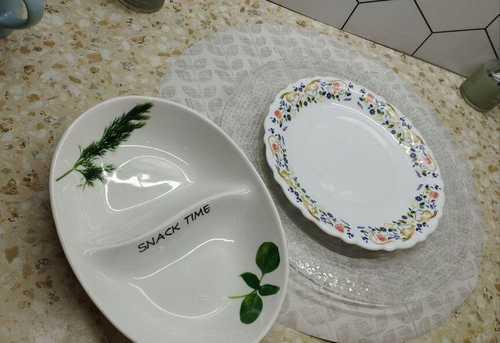 Набор тарелок и кастрюля