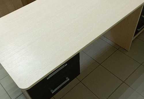 Стол письменный с двумя ящиками