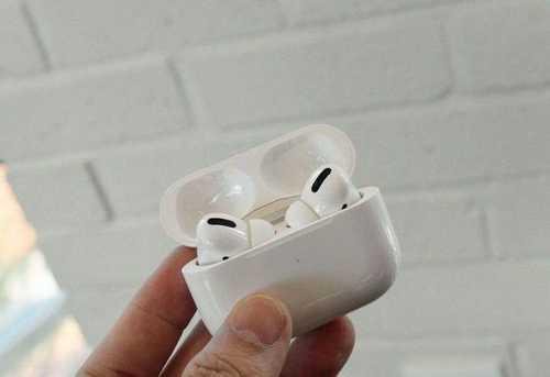 Airpods Pro with Wireless Charging Case