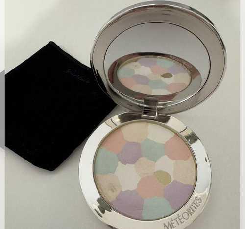 Пудра Guerlain Mereorites compact light