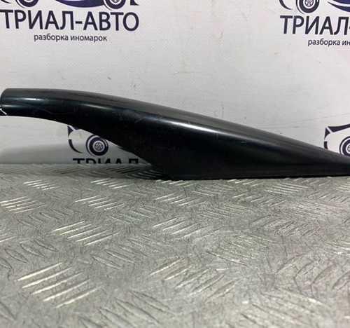 Накладка рейлинга передняя левая Mitsubishi
