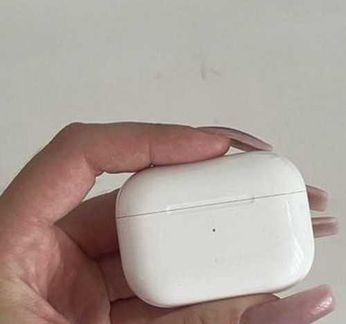 Кейс AIR pods 3 и один наушник