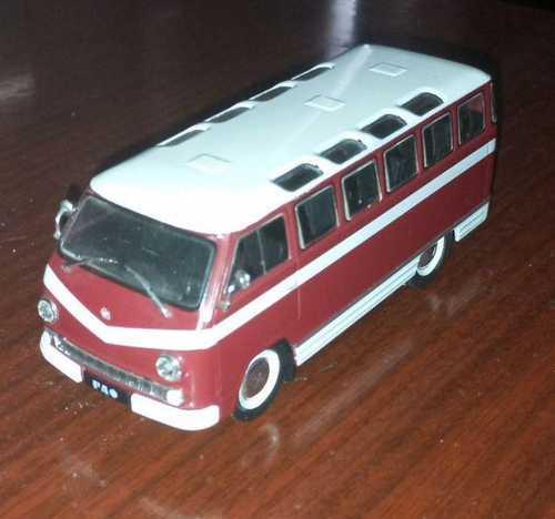 Раф 977д. Модель 1:43