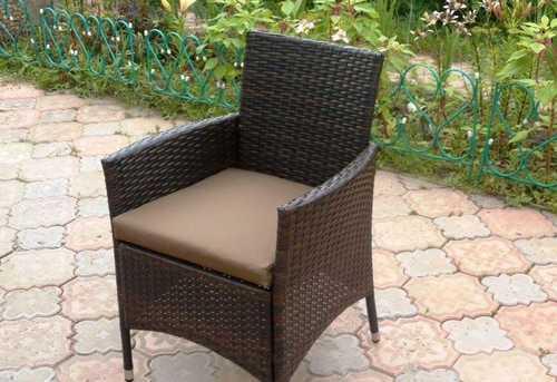 Кресло из ротанга. Мебель для дачи