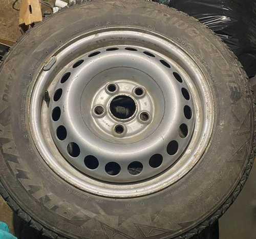 Bridgestone Blizzak DM-V2 215/65 R16 98S