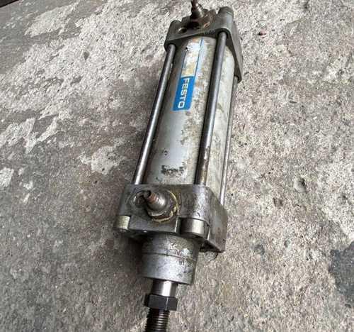 Пневмоцилиндр festo