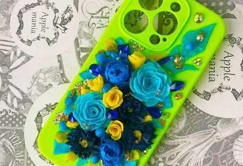 Чехол на iPhone 15 pro ручной декор цветы