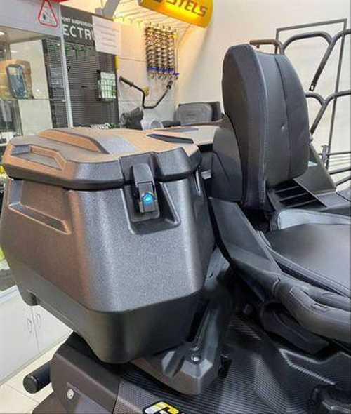 Кофр Tesseract для BRP Outlander 570