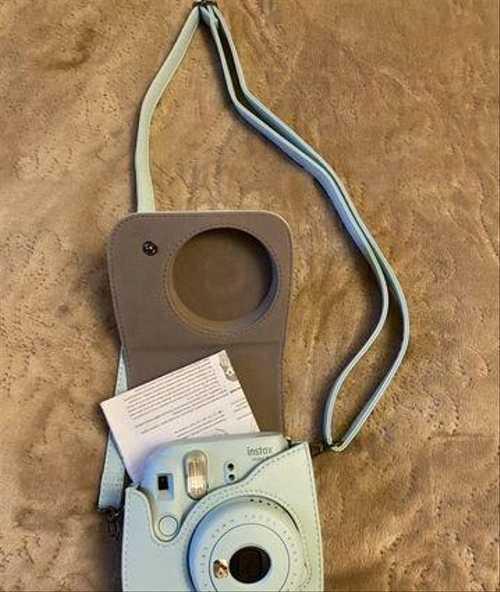 Пленочный фотоаппарат моментальной печати instax