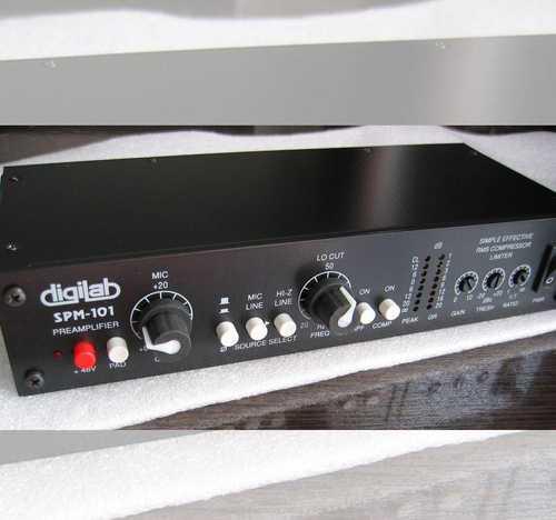 Микрофонный преамп   компрессор Digilab SPM-101