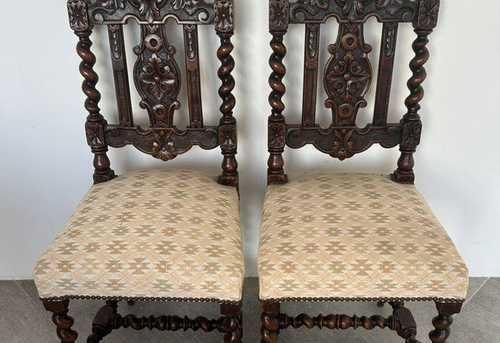 Старинная пара резных стульев франция