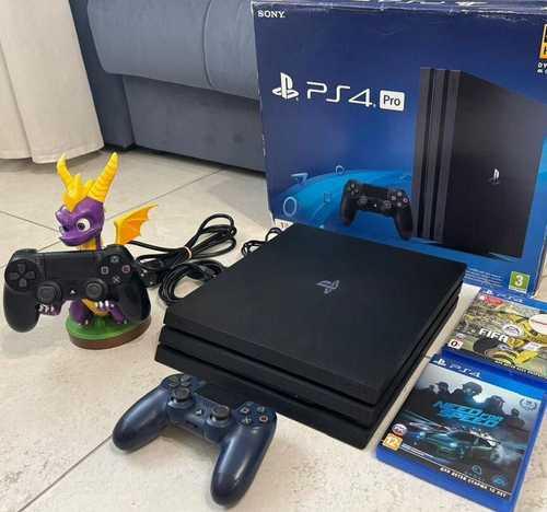 Sony playstation 4 Pro 1 tb в отличном состоянии