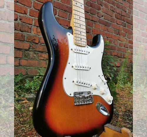 Fender Player Stratocaster 3-tone sunburst 75 anni