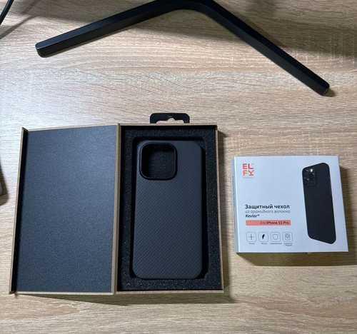 Чехол на iPhone 15 pro kevlar