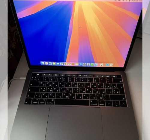 Apple macbook pro 13 2019 touchbar 256gb