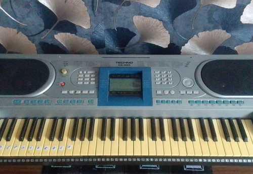 Продам синтезатор techno kb-820