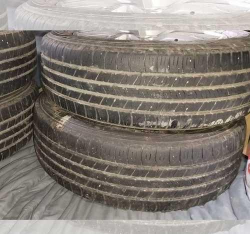 Goodyear Assurance TripleTred All-Season 225/60 R18 100H