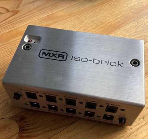 MXR iso brick (адаптер питания для педалей)