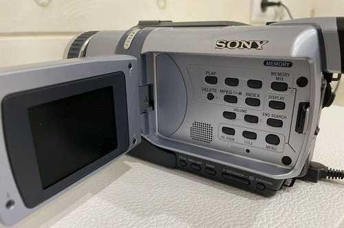 Видеокамера Sony DCR-trv230e