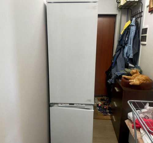 Холодильник бу Hotpoint Ariston