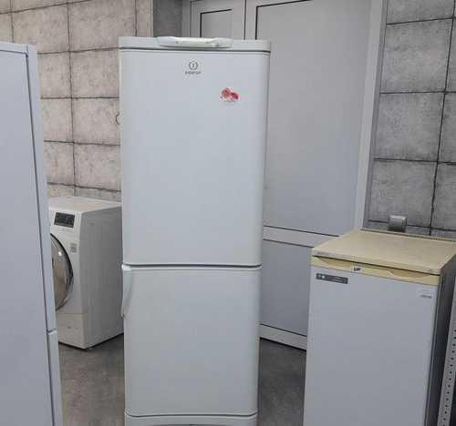 Холодильник Indesit C132G016(А585)(3761)