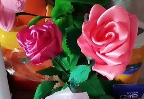 Цветы розы из атласных лент