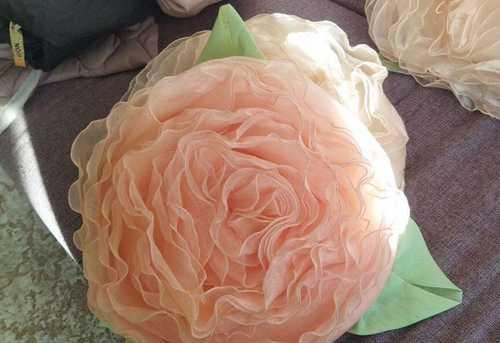 Декоративная подушка роза