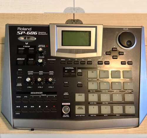 Roland SP-606 сэмплер