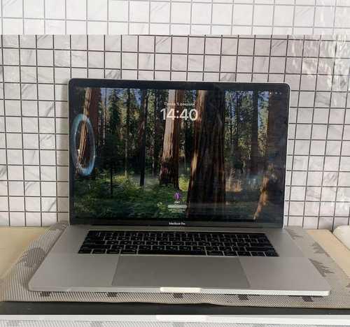 Apple macbook pro 15 2018