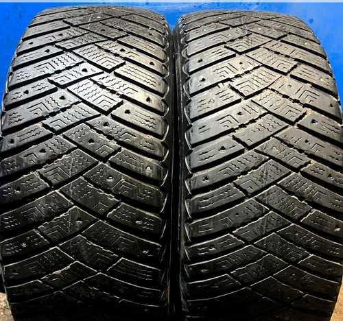 Goodyear Ultragrip Ice Arctic 215/55 R17