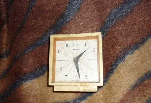Часы Севани старые нерабочие