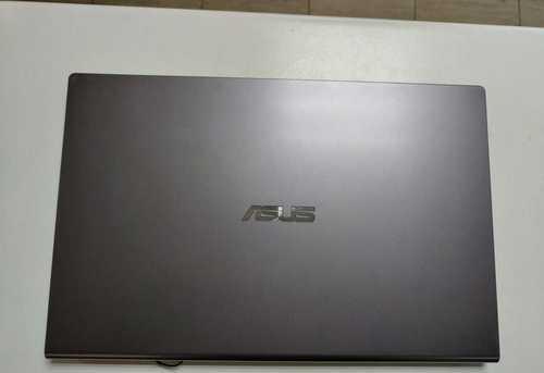 Ноутбук Asus R521FL на разбор