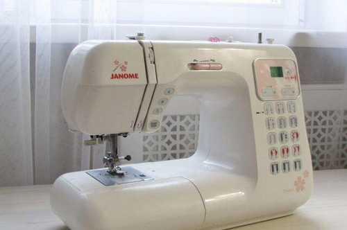 Компьютерная швейная машина Janome DC 4030