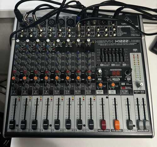 Микшерный пульт Behringer X1222USB