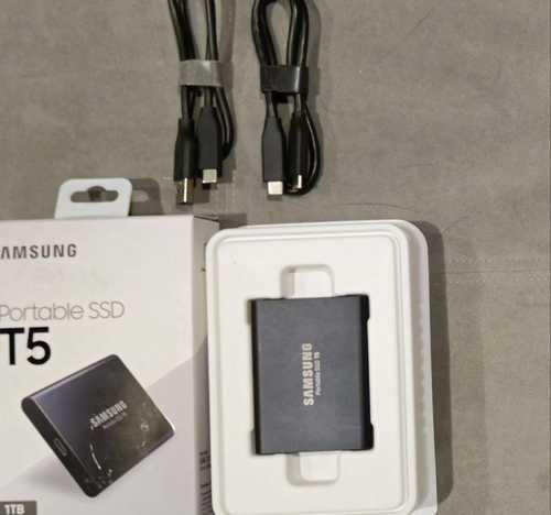 Внешний жесткий диск SSD Samsung t5 1tb