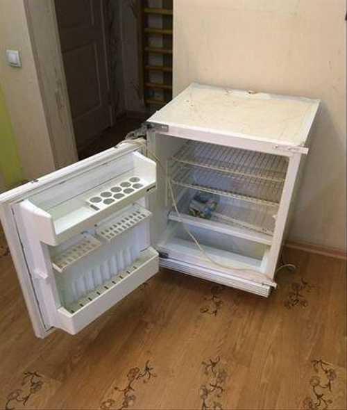 Холодильник встраиваемый Smeg FR158