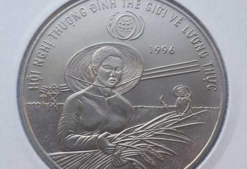 Вьетнам 10 донг 1996 год. UNC