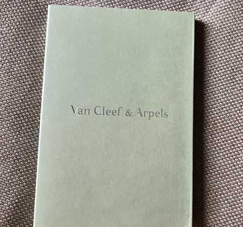 Книжечка Van Cleef & Arpels
