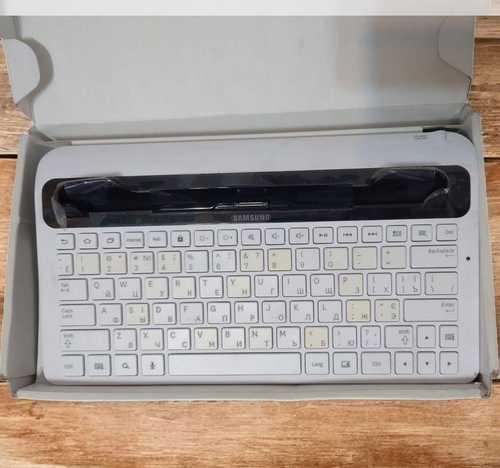 Samsung Tab 8.9 Keyboard Dock