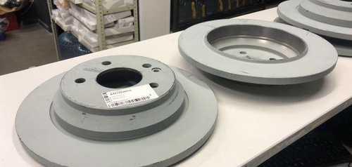 Диск тормозной задний на Mercedes W447 a4474230012
