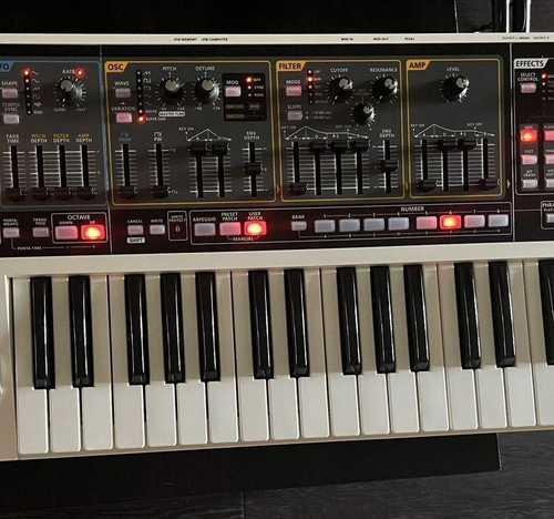 Roland gaia sh-01