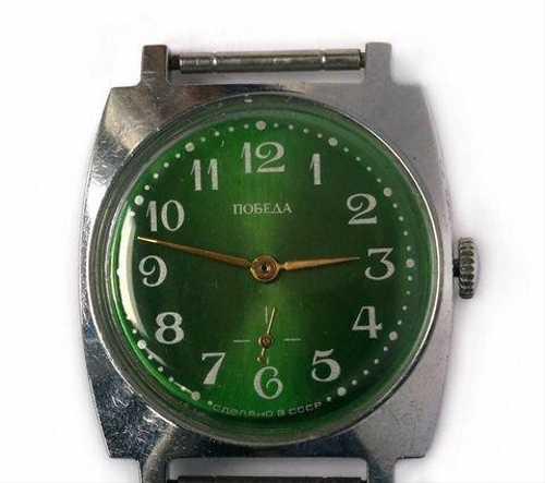 Винтажные часы Победа зим 1980е СССР зеленый цифер