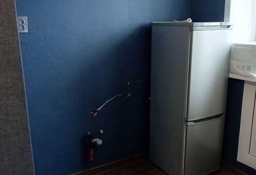Холодильник 145x48x60,5см