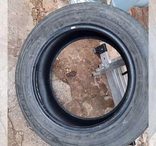 Yokohama BluEarth-XT AE61 215/60 R17