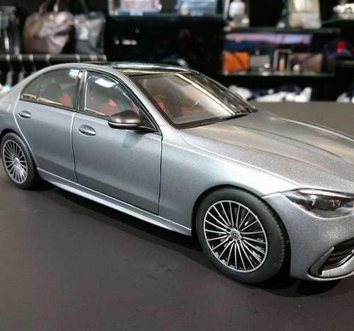 Модель Mercedes-Benz C-Класс W206 AMG-line, 1:18